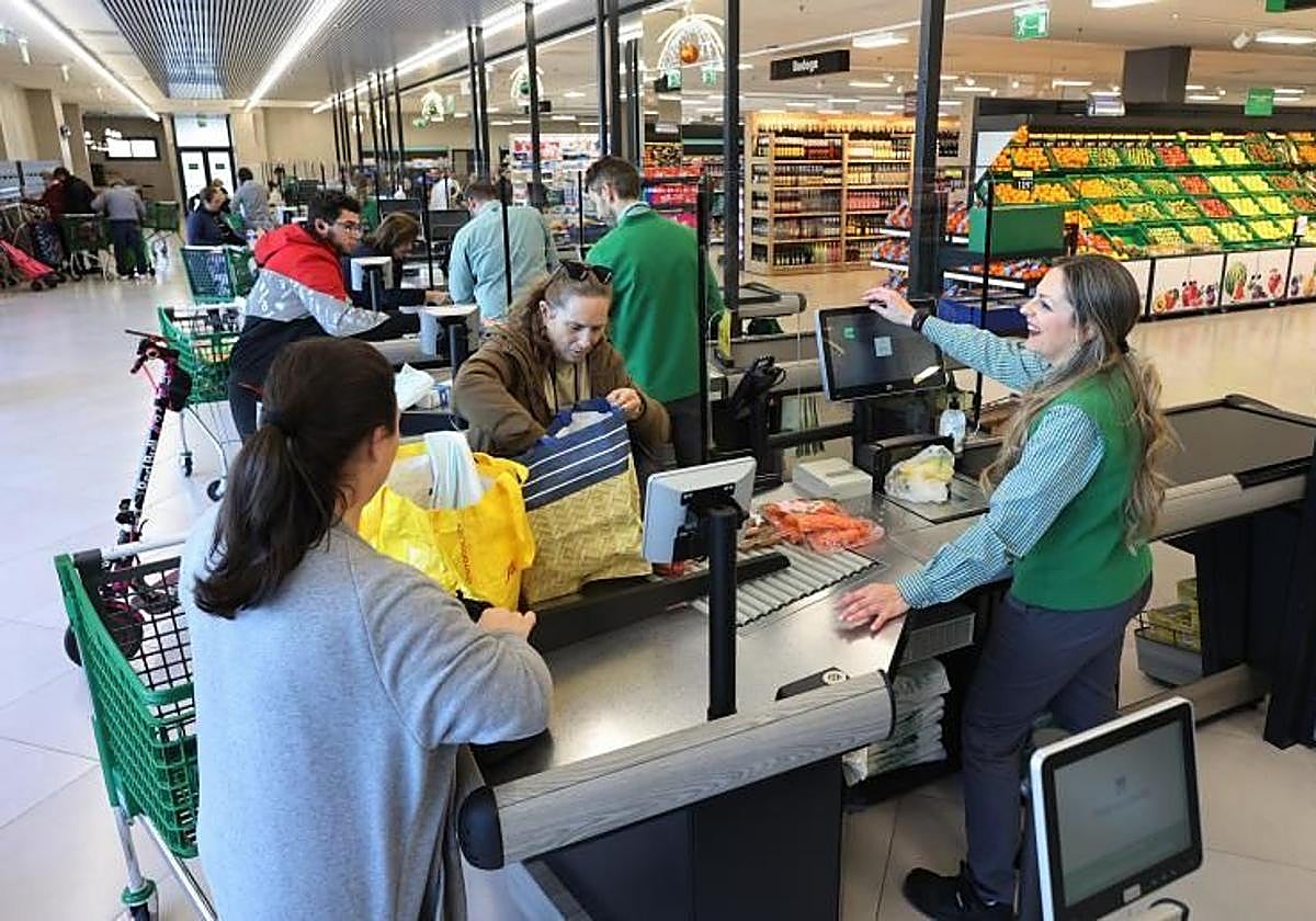Mercadona busca personal para la campaña de verano en Córdoba: sueldos ...