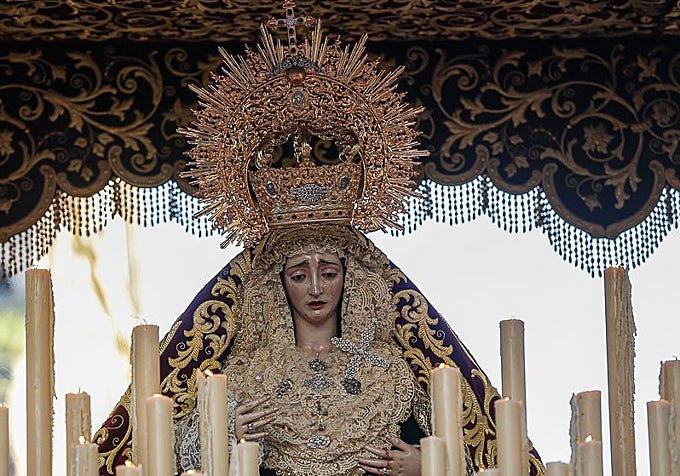 Medio siglo de Gracia y Amparo de Córdoba, la antigua Dolorosa que ...