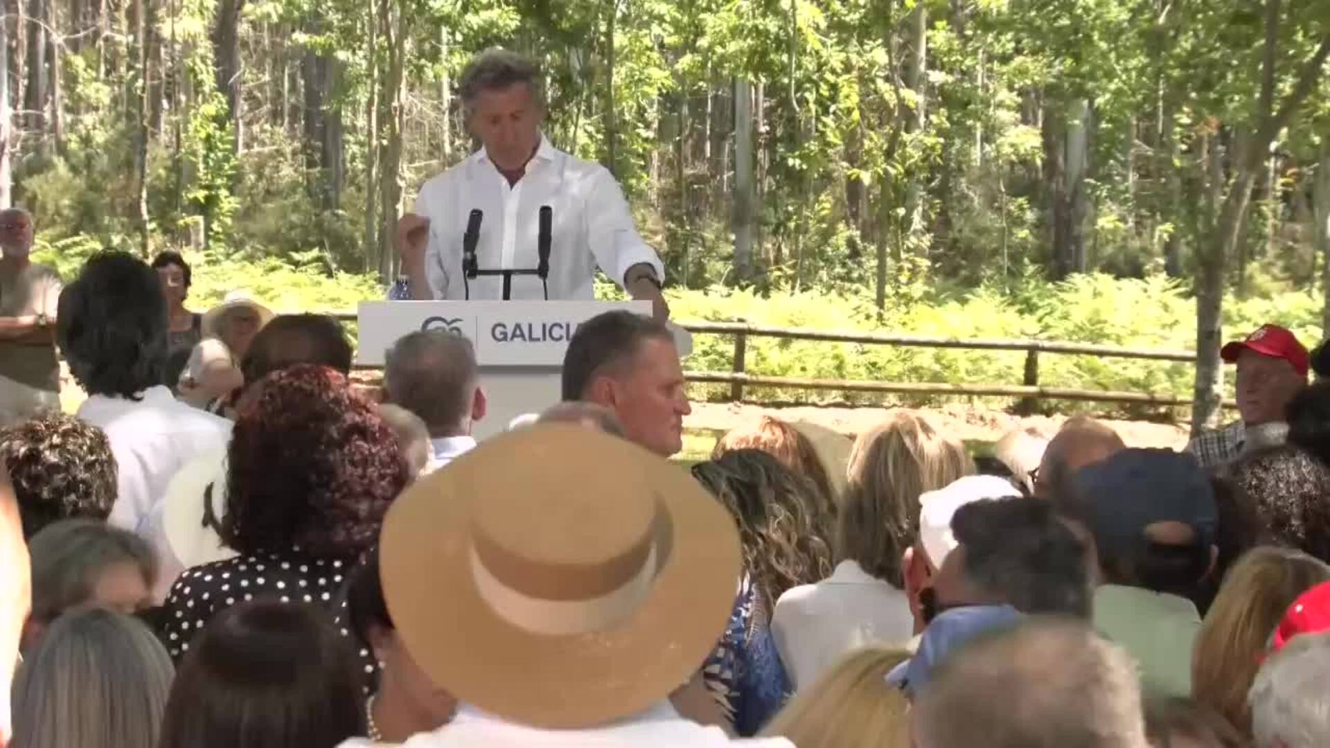 Feijóo dice que España necesita cambiar al "fariseo" Sánchez por un ...