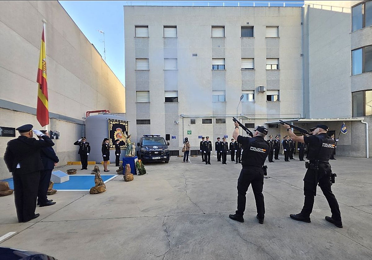 Castilla-La Mancha homenajea a los 188 policías víctimas del terrorismo ...