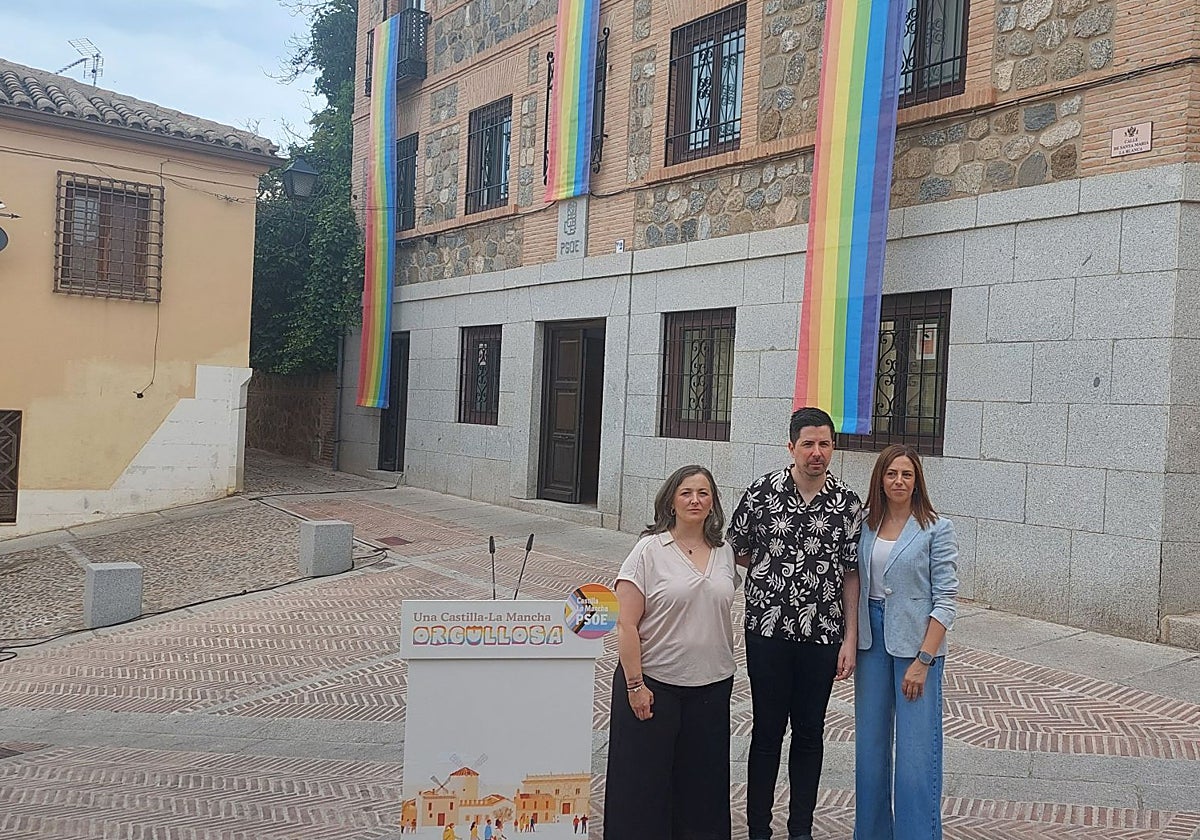 La sede del PSOE se engalana con banderas del Orgullo LGTBI «que nos ...