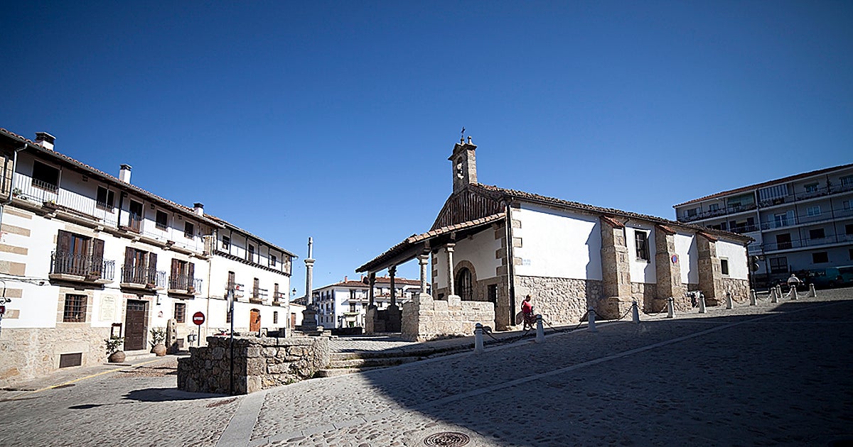 Muere un varón al chocar su vehículo contra una ermita en Candelario ...