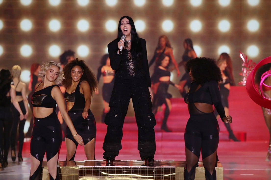 Cher, Kate Moss y Carla Bruni: los momentos más virales del desfile de ...