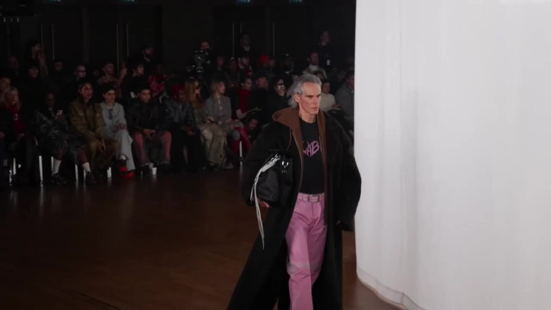 La firma española Camperlab protagoniza la tercera jornada de la semana ...