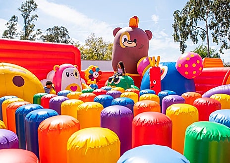 Inaugurado el parque hinchable más grande del mundo en Madrid