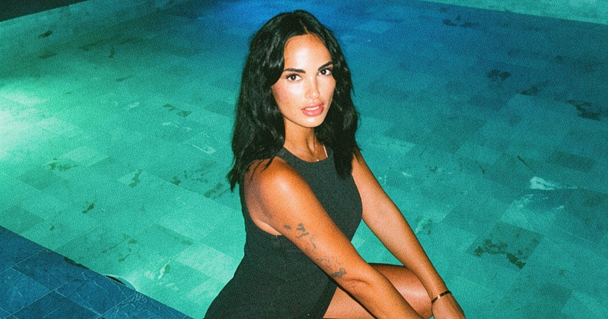 Claudia Bavel comparte la foto que demuestra su relación con Bad Bunny ...