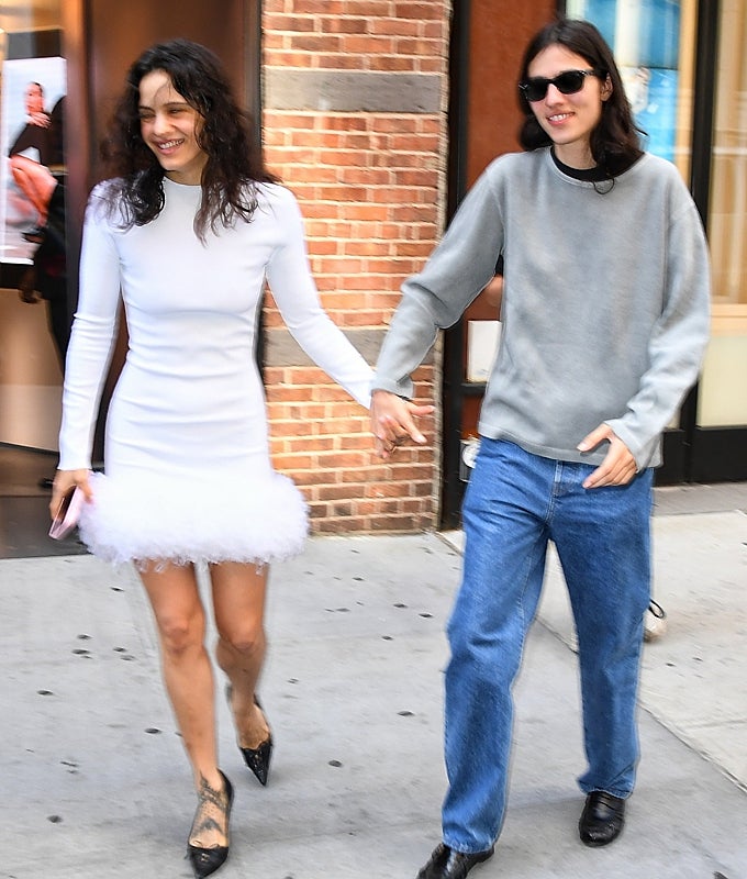 Rosalía refuerza en Nueva York su romance con Lola Bahia: canción ...
