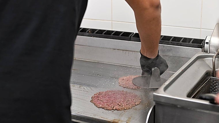 Hype lleva a Triana las smash burger que arrasan en Instagram