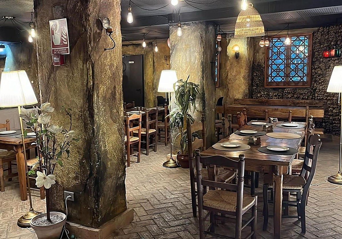 El bar Puerta del Perdón estrena sus cenas teatralizadas con un guiño a ...