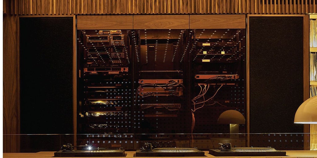 El regreso de Mosh, el mítico dinner show de Marbella vuelve con nueva ...