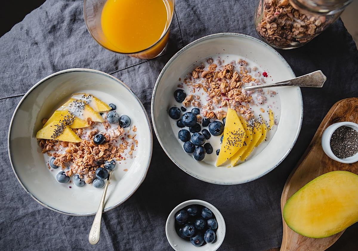 6 desayunos ricos en proteínas para bajar de peso que no contienen huevos