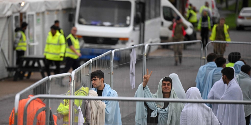 El Reino Unido alcanza un récord de medio millón de inmigrantes pese al ...