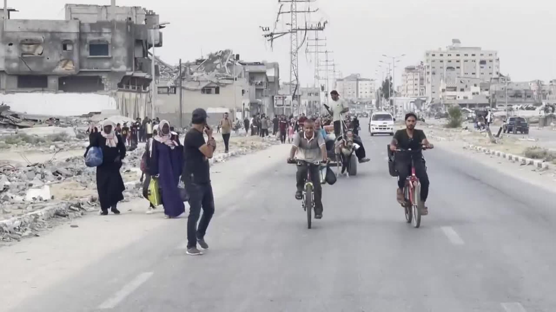 Más de un millón de personas huyen del campo de Al Bureij, en Gaza ...