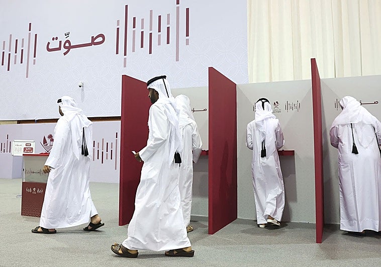 Qatar decide en referéndum abolir su experimento de democracia
