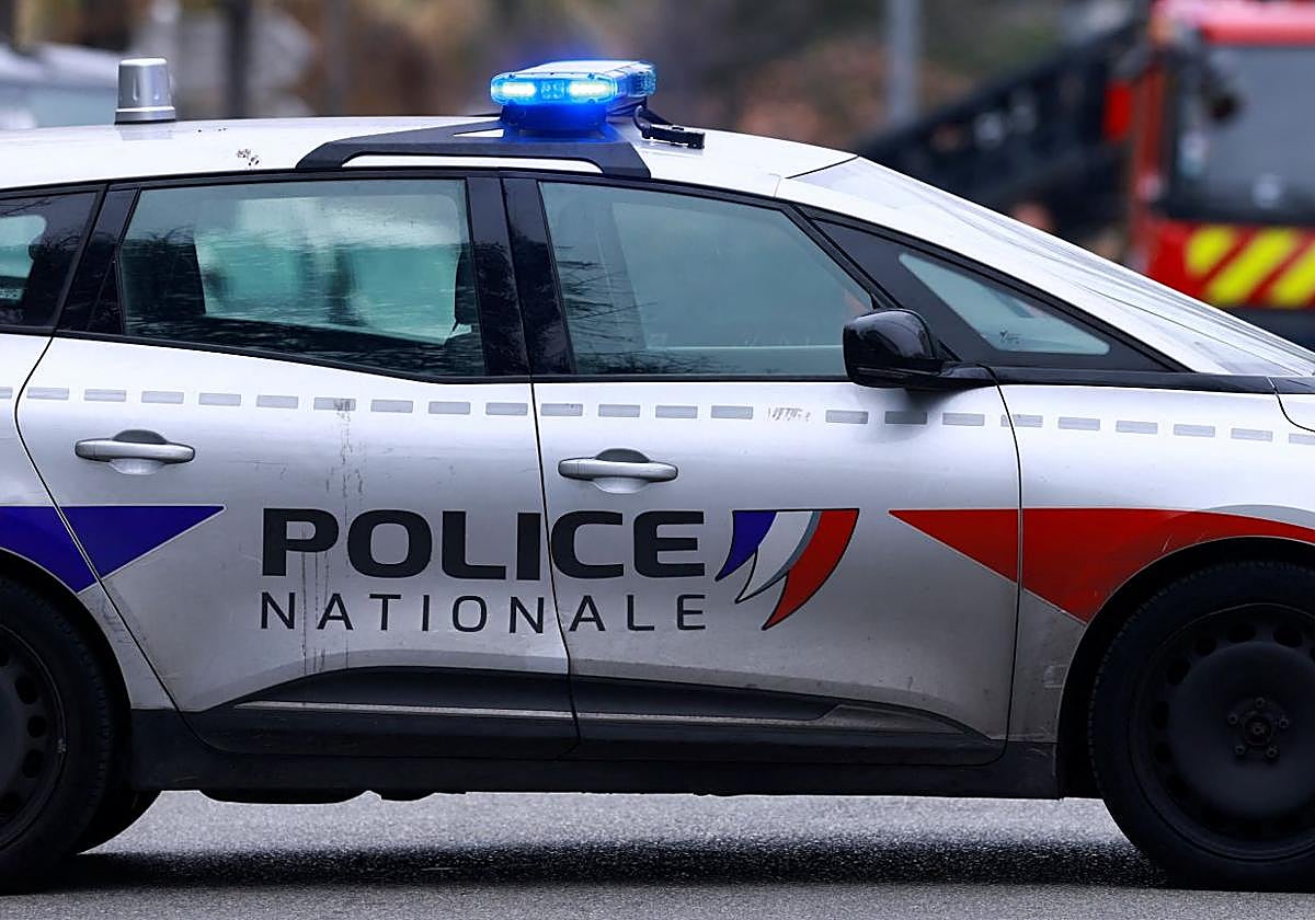 La Policía francesa abate a un hombre armado con dos cuchillos a las ...