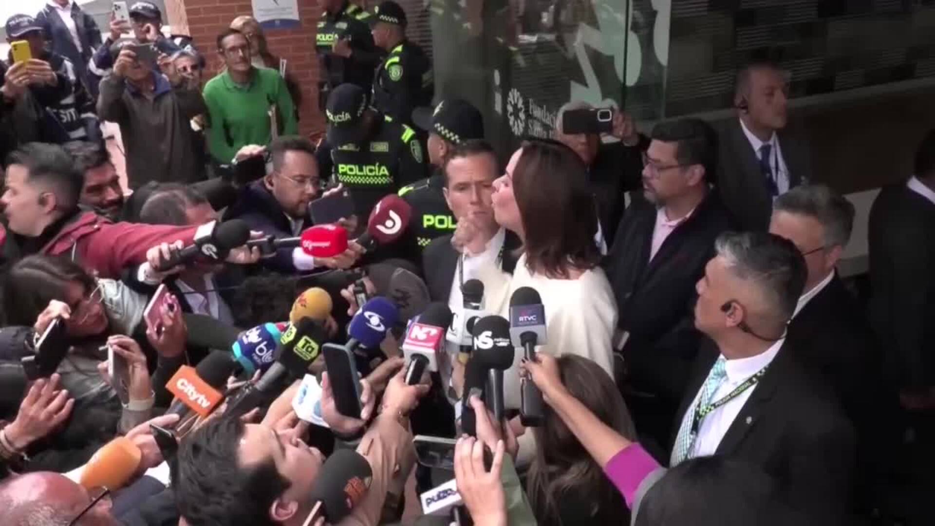 "Sigue luchando por su vida": esposa de Uribe Turbay, aún en estado crítico