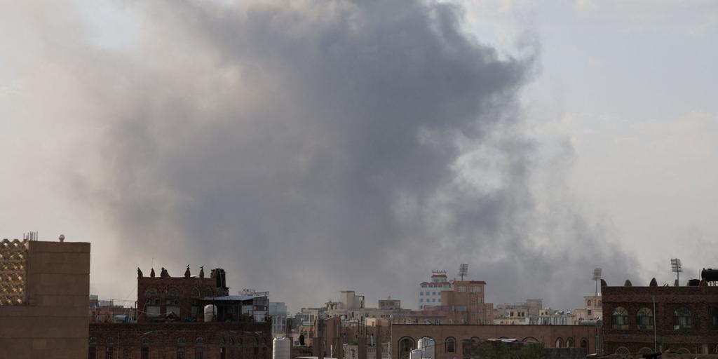 Israel responde con bombardeos sobre la capital de Yemen al último ...