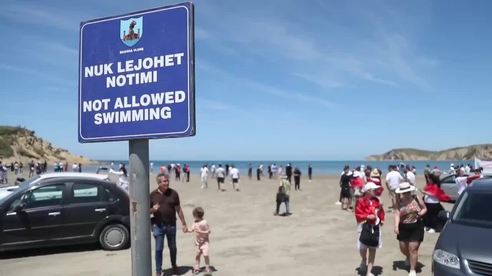 Nuevas protestas en Albania contra dos proyectos de lujo de los Trump