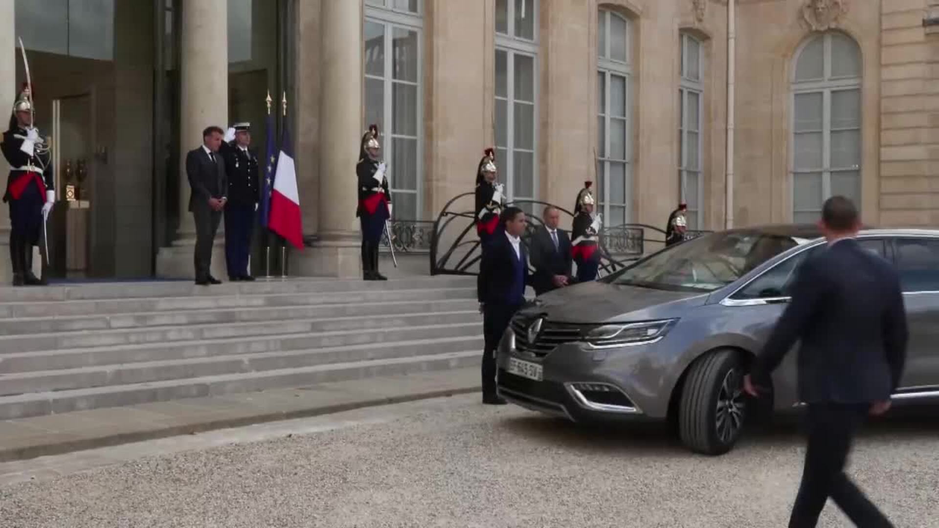 Macron recibe a Carney en el Palacio del Elíseo en vísperas de la ...