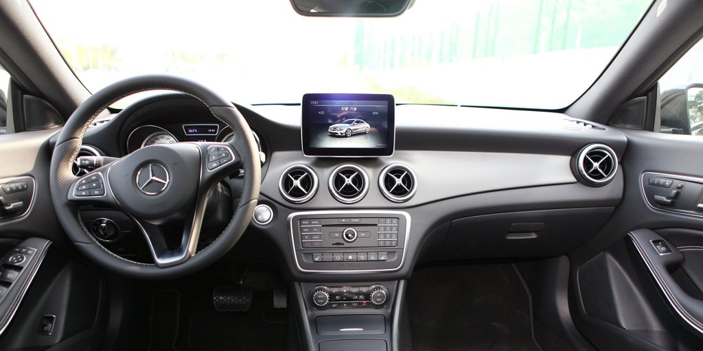 Carnet para coches automáticos: qué es, cómo obtenerlo y qué ventajas y ...