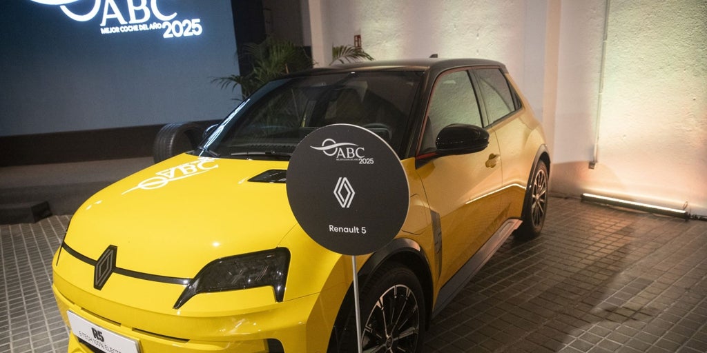 The Renault 5 wins the ABC Award for Best Car of the Year 2025 - Pledge ...