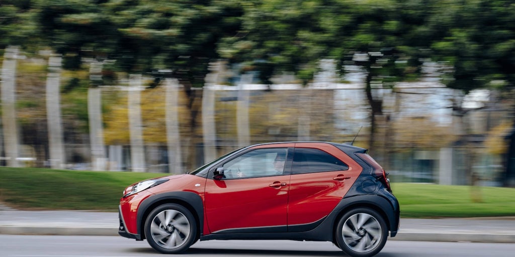 Un urbanita pintón, ágil y muy versátil: Así es el Toyota Aygo X