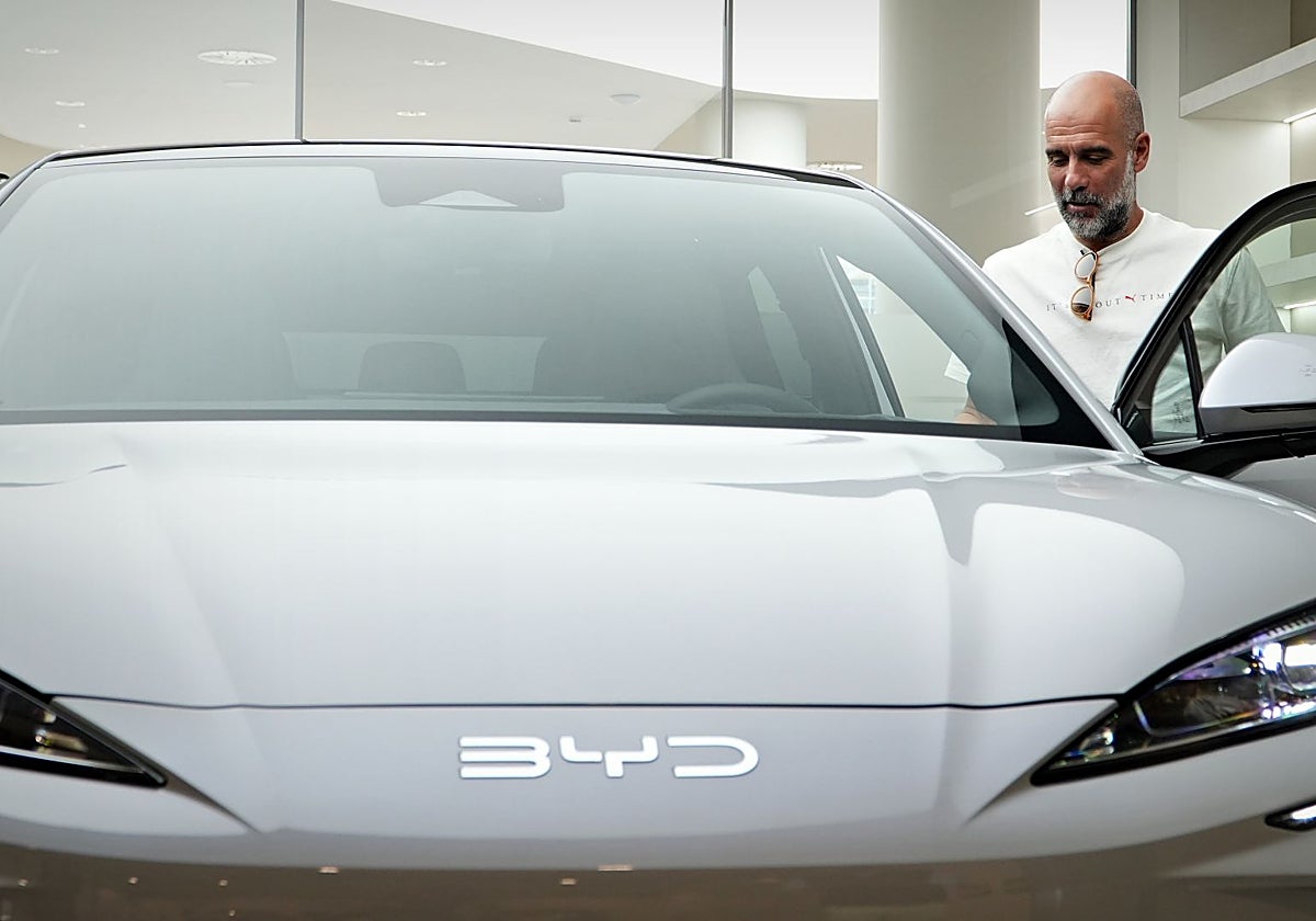 Guardiola elige un coche eléctrico de alto rendimiento para moverse en ...