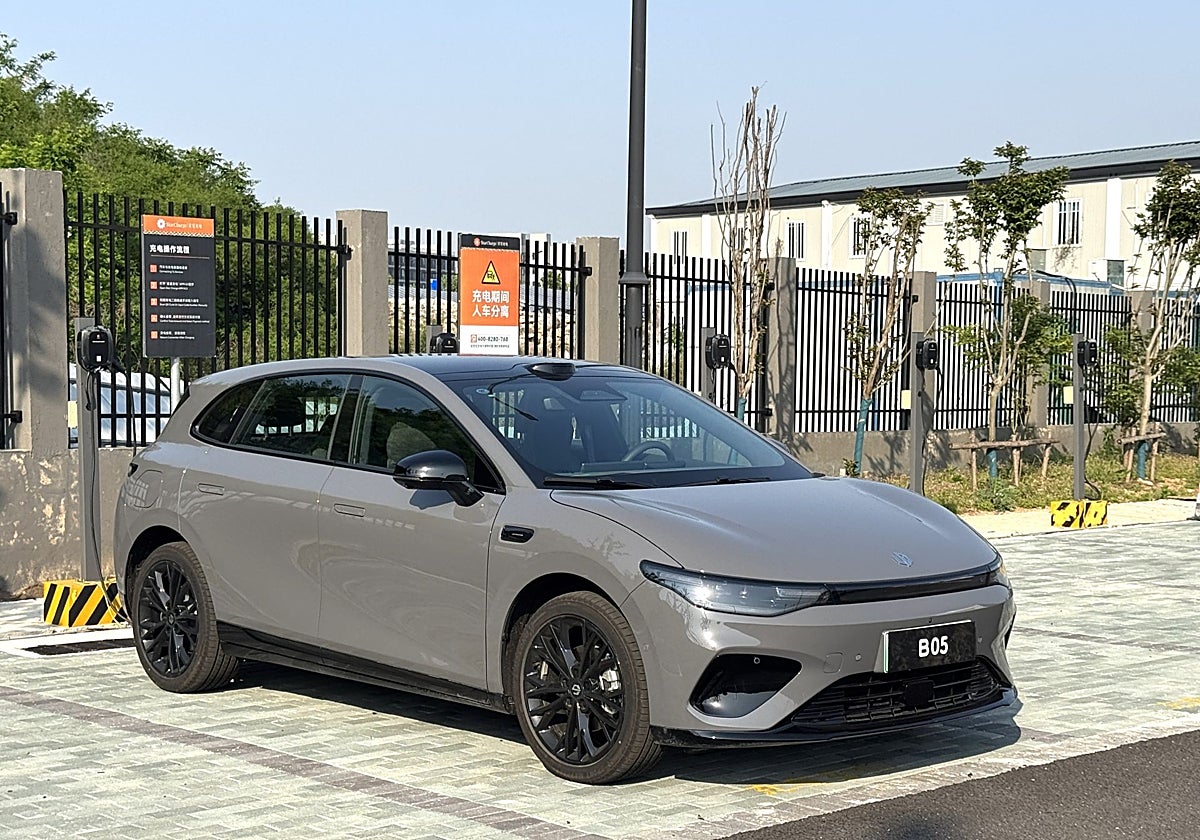 Hemos probado el B05, uno de los coches que fabricará Leapmotor en España