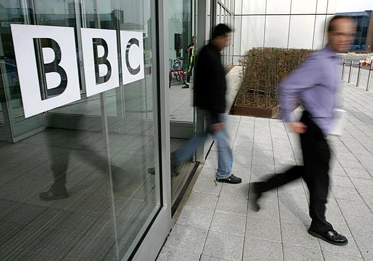 La BBC despide a una trabajadora por comparar a varios líderes ...