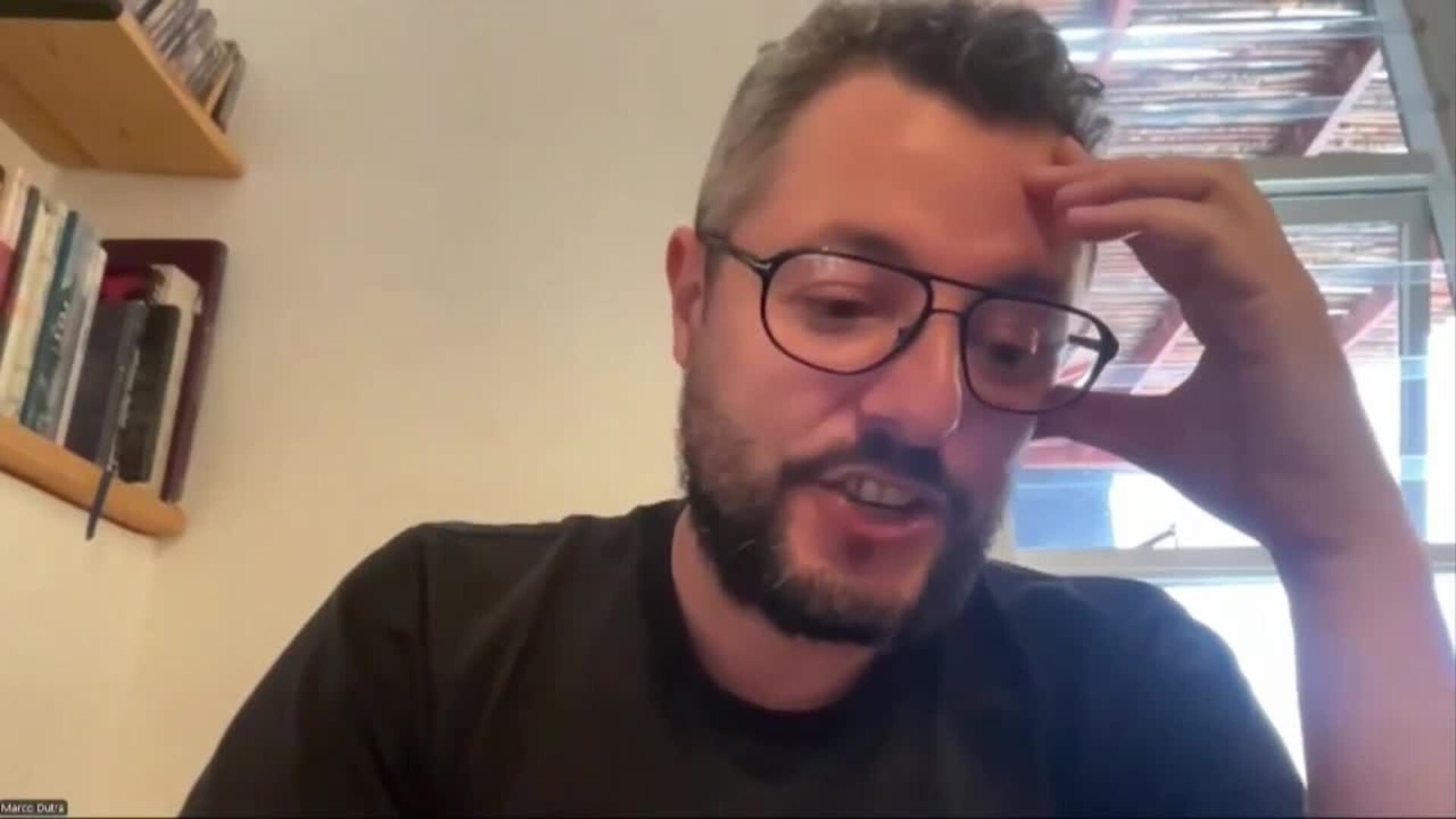 Marco Dutra juega con la dualidad de percepción entre lo cósmico e individual con su filme ...