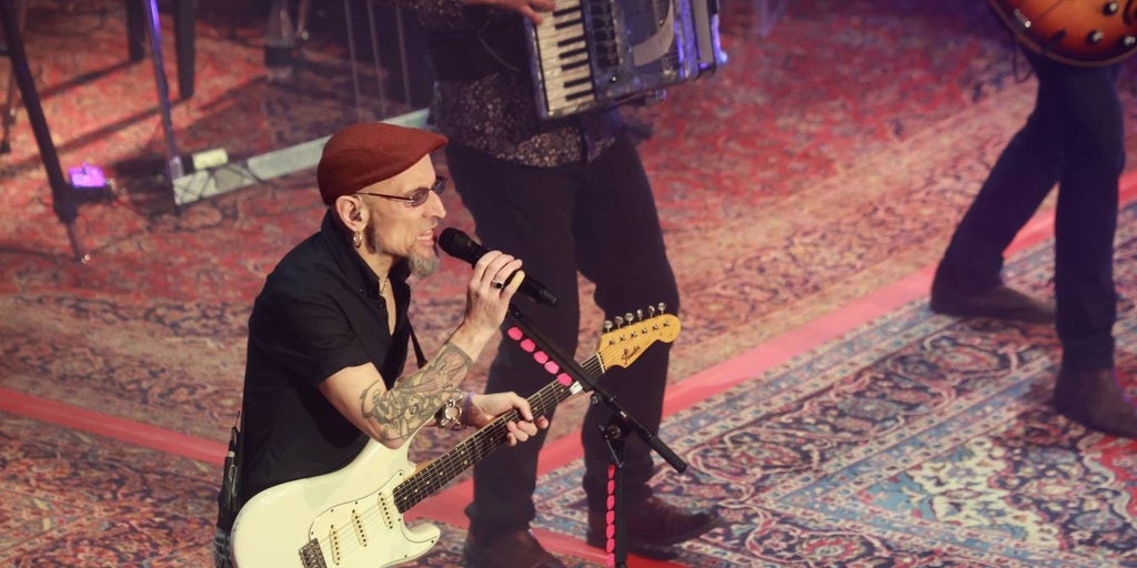 Un Fito más íntimo llega a Sevilla