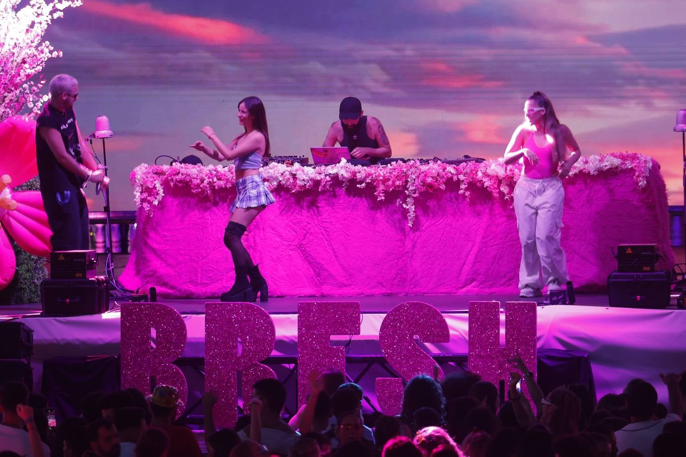 Las imágenes de la Fiesta Bresh en Icónica Sevilla Fest