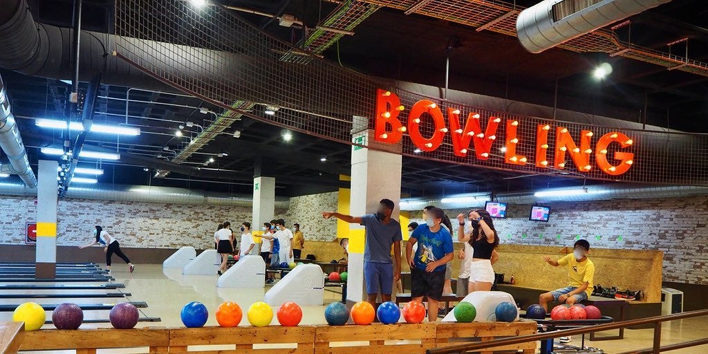¿Dónde jugar a los bolos en Sevilla? Un plan clásico que nunca falla