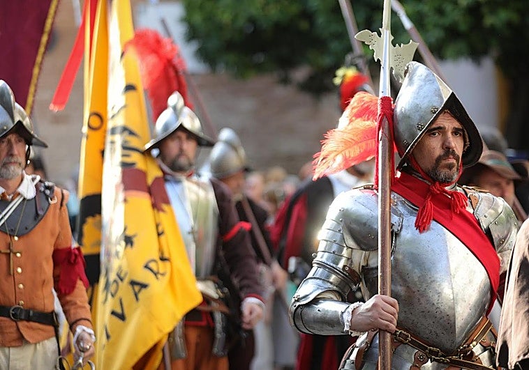 El Tercio de Olivares vuelve a desfilar en Sevilla por el día de la ...