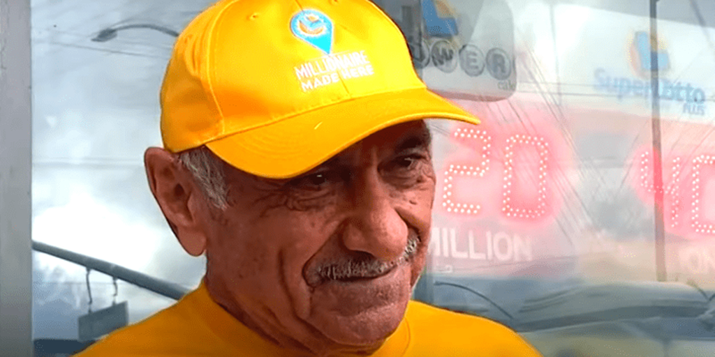 Un lotero vende el boleto ganador del premio histórico de 2.000 ...