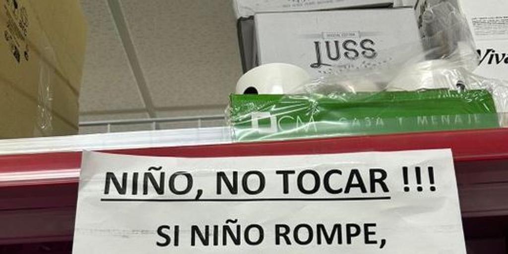 El polémico cartel de un bazar chino que arrasa en Twitter: «Si papá ...