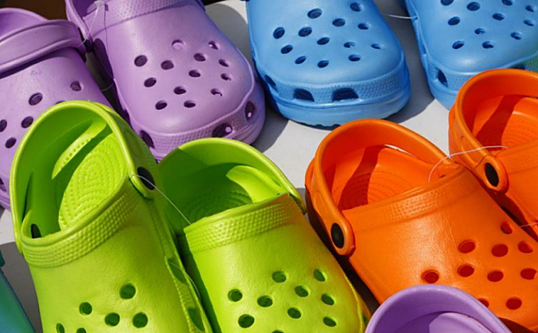 Un podólogo desvela cuáles son los tres zapatos que no hay que usar en ...