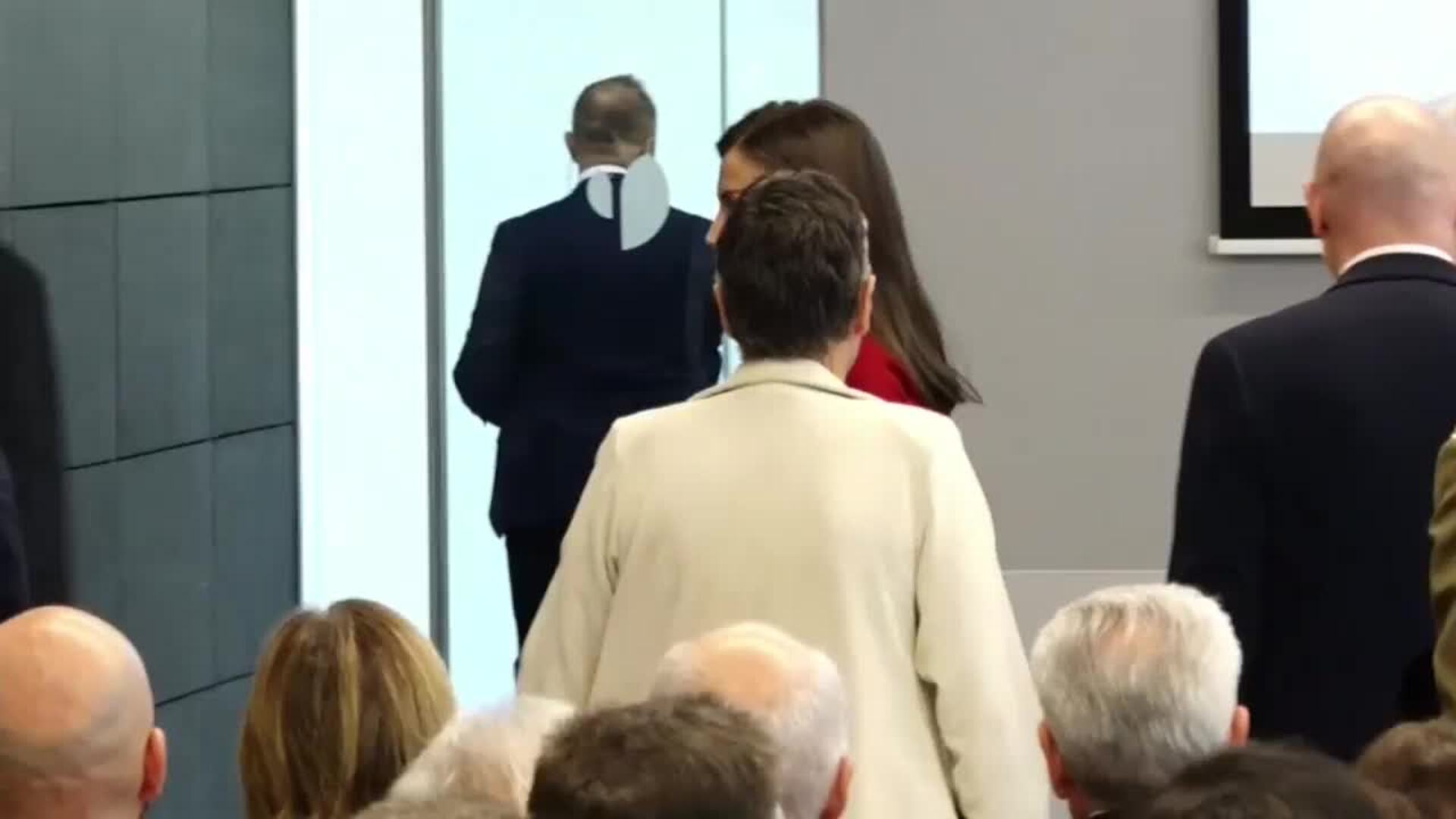 La reina entrega el premio Dexeus Mujer al comprometido ginecólogo Arri ...