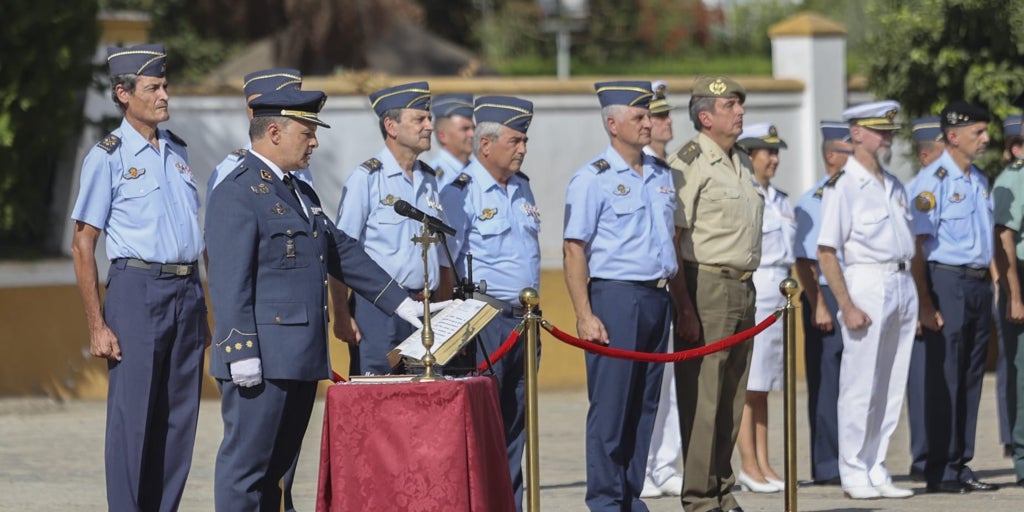 El coronel Javier Elvira Serrano releva a Alejandro Zamora Bueno al ...