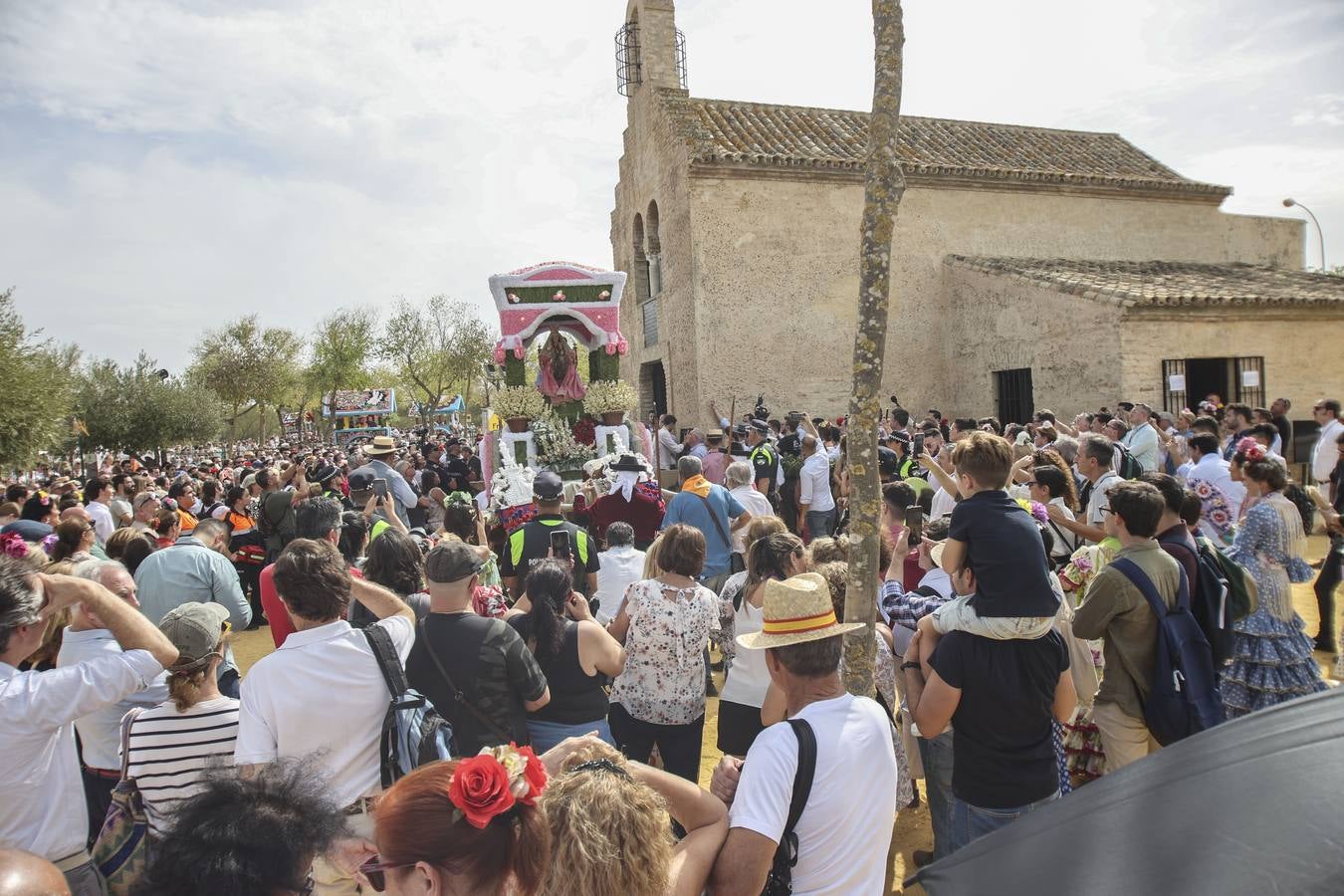 Devoción y alegría en la Romería de Valme 2022, en imágenes