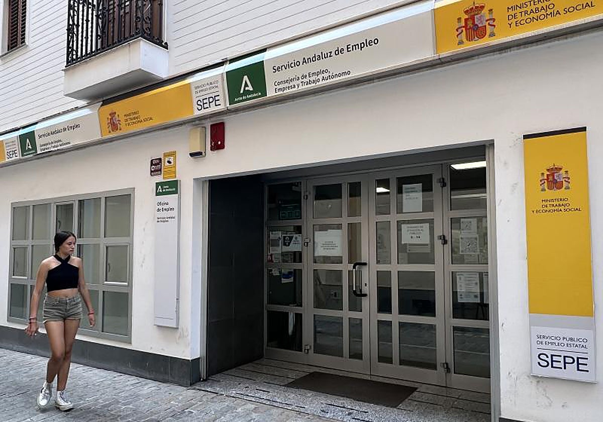 Sevilla y su apuesta por reducir la brecha digital eliminando la cita ...