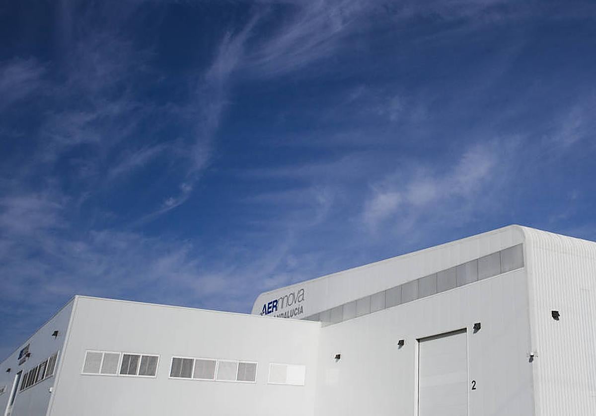 La aeronáutica vasca Aernnova cierra su planta de Sevilla tras perder ...