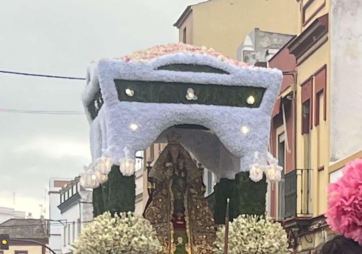 La Virgen de Valme no irá hasta la Catedral de Sevilla en la carreta de ...