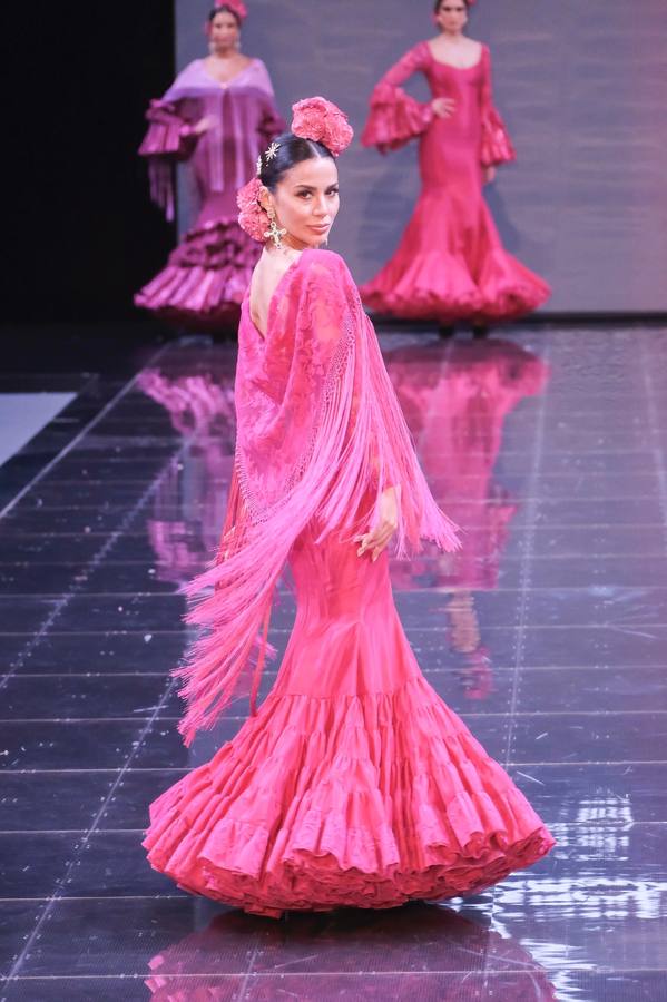 El desfile de Molina Moda Flamenca en SIMOF 2024, en imágenes