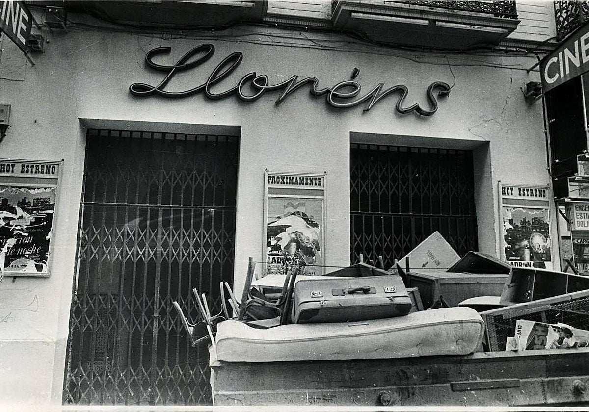 El Cine Llorens de Sevilla, una joya regionalista a la espera de su ...