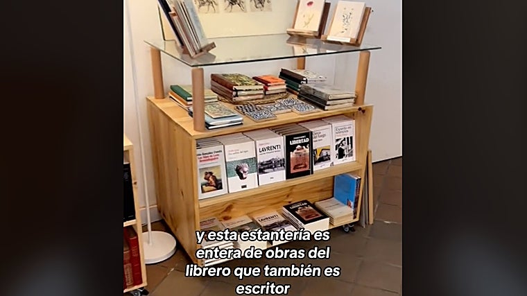 Así es la librería de Sevilla que vende libros de segunda mano al peso