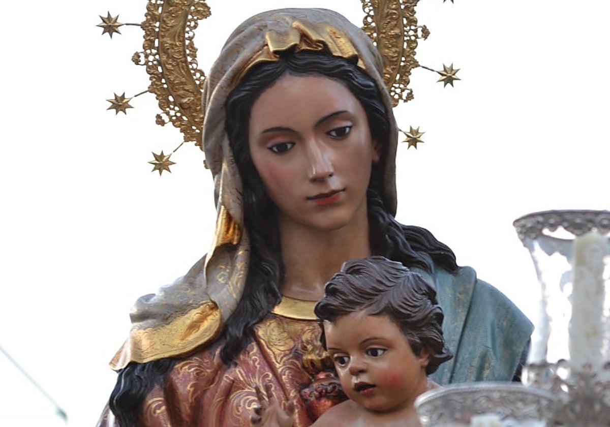 El Inmaculado Corazón de María de Heliópolis procesiona por el barrio ...