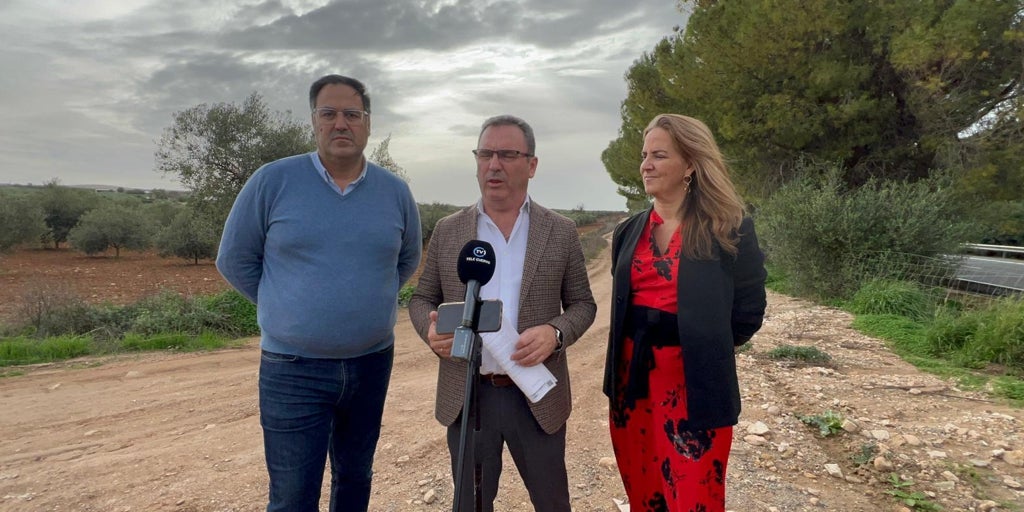 El alcalde de El Cuervo denuncia el «total abandono del Gobierno de ...