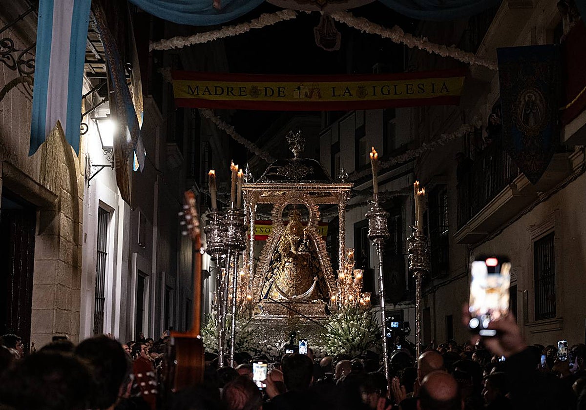 La visita de la Virgen de Consolación de Utrera al convento de las ...