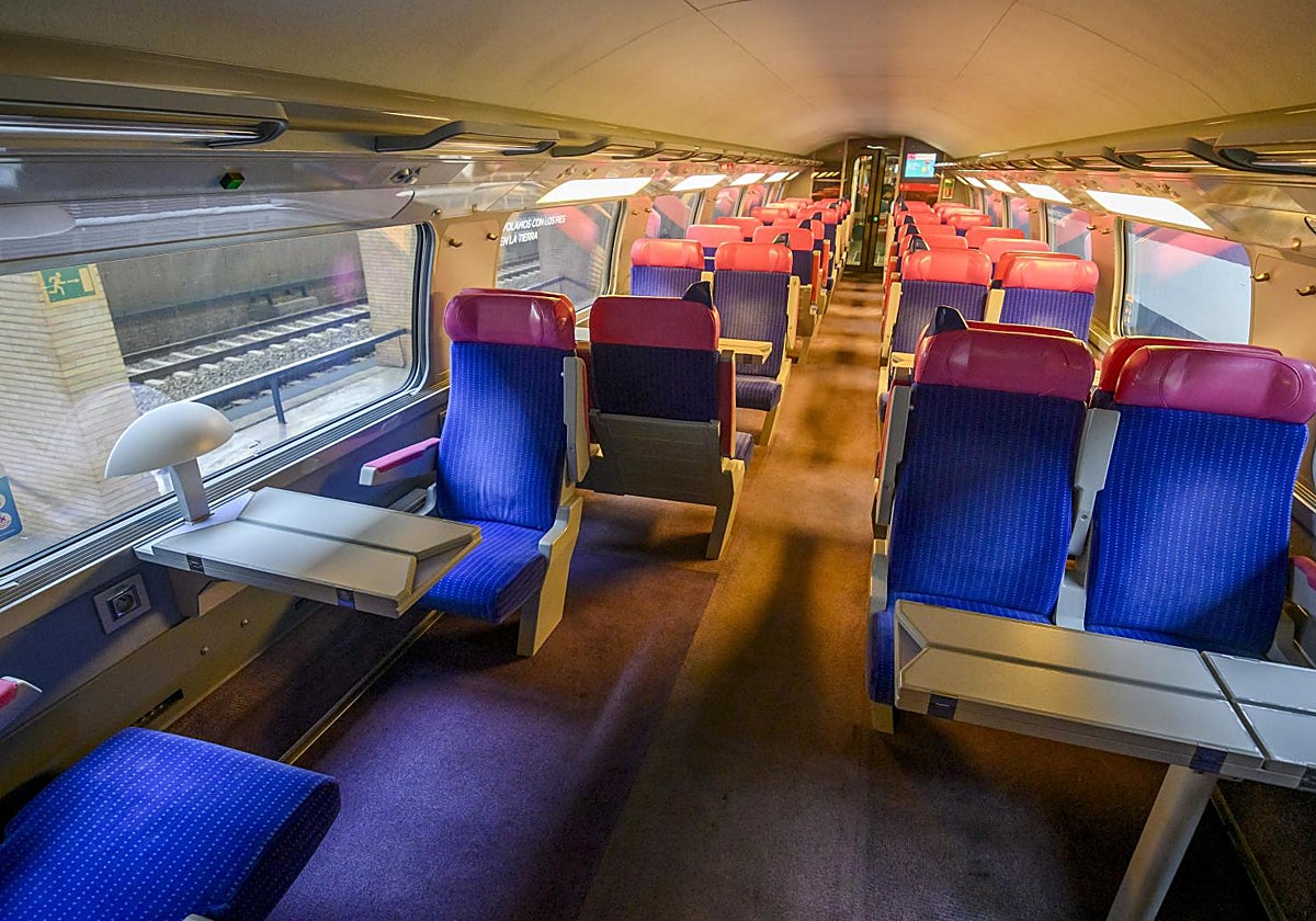 Así son los trenes de dos plantas de Ouigo que unirán Sevilla con ...